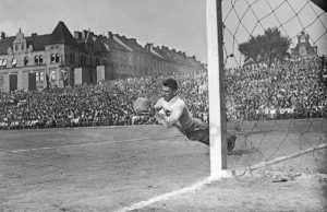 Who holds the title of shortest goalkeeper in football?