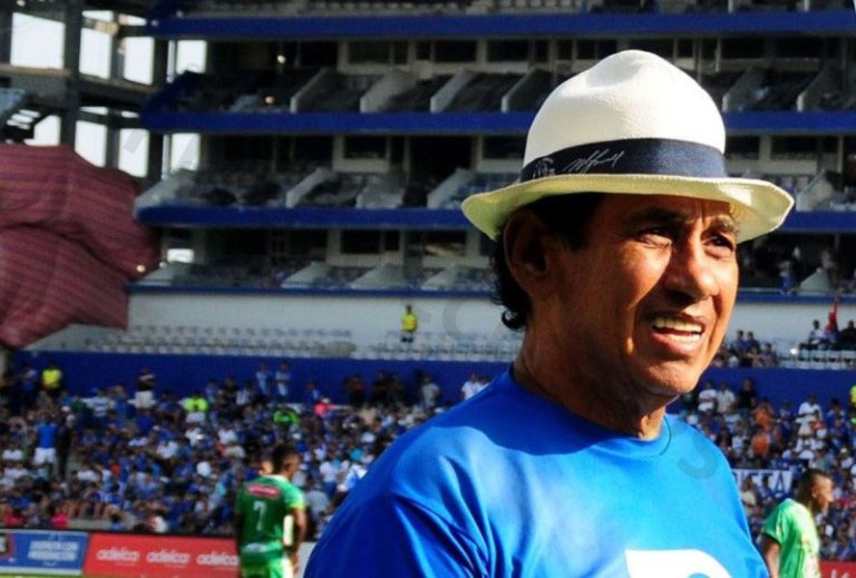 Who holds the title of shortest goalkeeper in football?