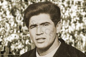 Who holds the title of shortest goalkeeper in football?