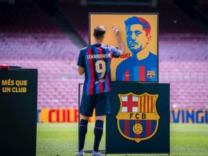 The 10 best number 9 soccer players of all time