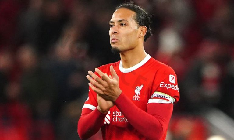 Top 10 soccer players with long hair in the world today