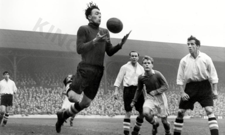 Who holds the title of shortest goalkeeper in football?