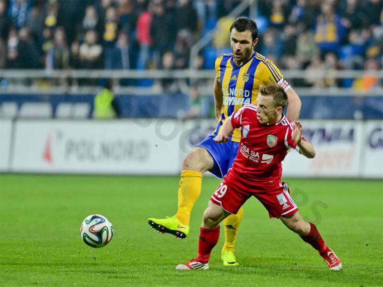 Who is the shortest football player in the World 2024?