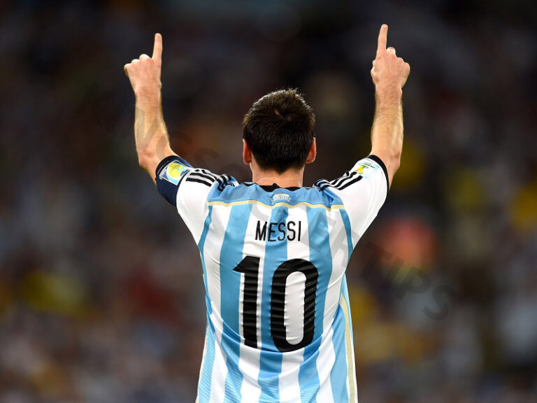 What is the number 10 role in football?